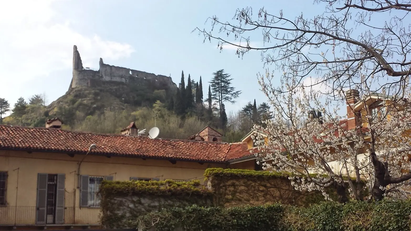 Avigliana un viaggio emozionale nella storia del suo borgo medievale ...